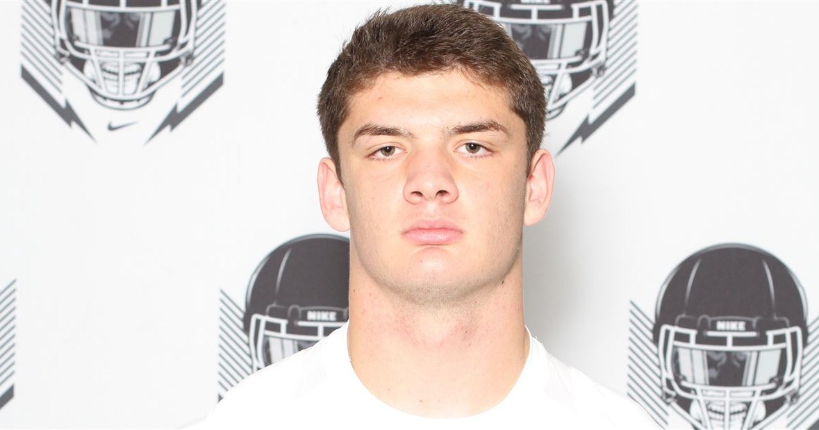 Bears offer Logan Compton as Defensive End