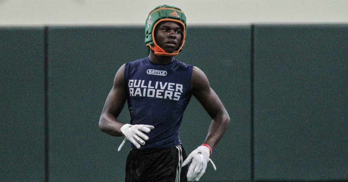 2022 4-star Travious Lathan bonding with defensive staff