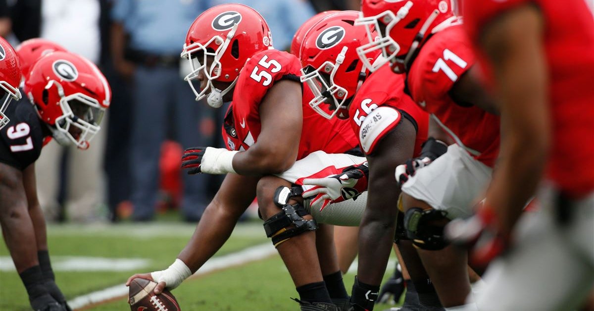 Georgia offensive line pressing on in spite of key injury