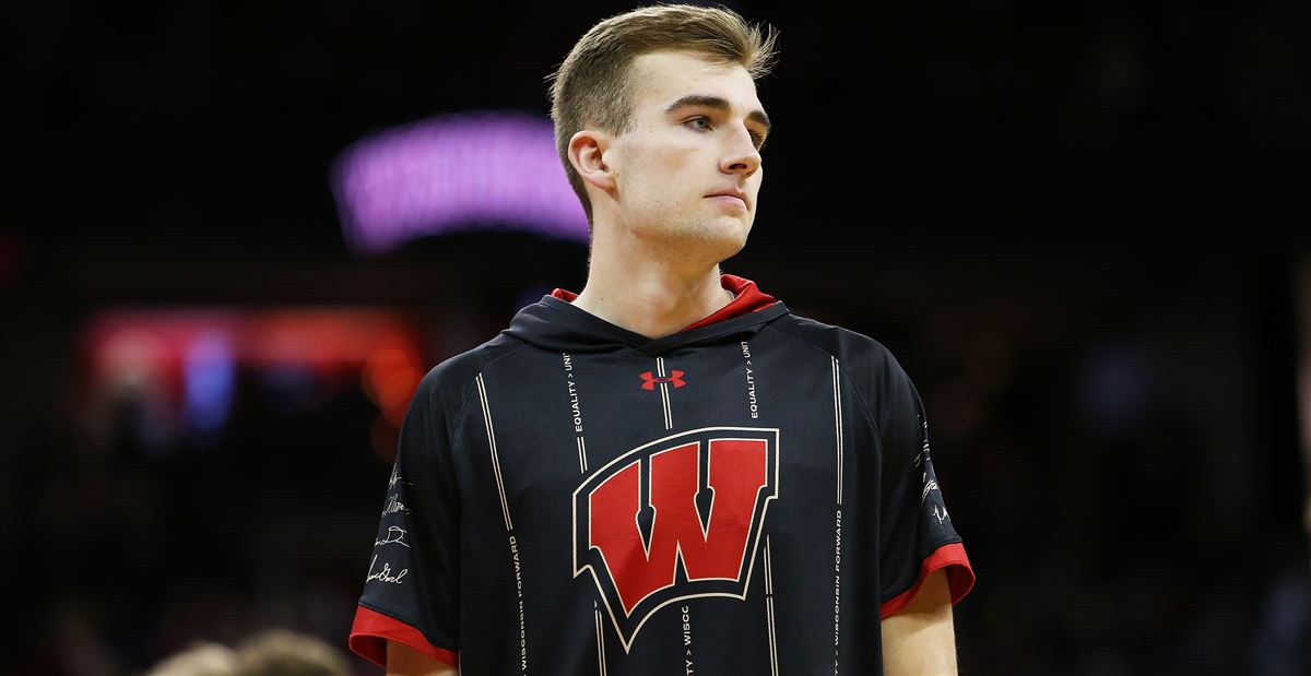 Inside the Locker Room: Penn State