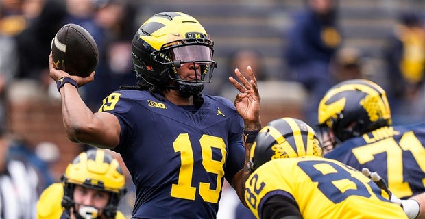 No. 8 QB Brady Smigiel commits to Michigan!