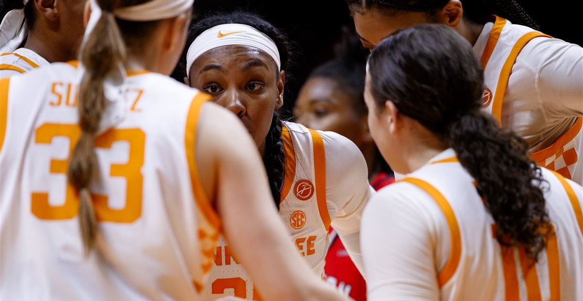 Team effort puts Lady Vols in win column in opener