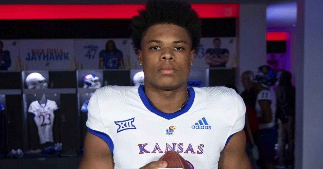 High school QB Isaiah Marshall officially signs with Kansas