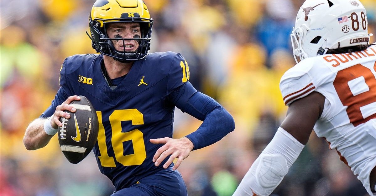 Back as Michigan's starting QB, Davis Warren knows spotlight is on him ...