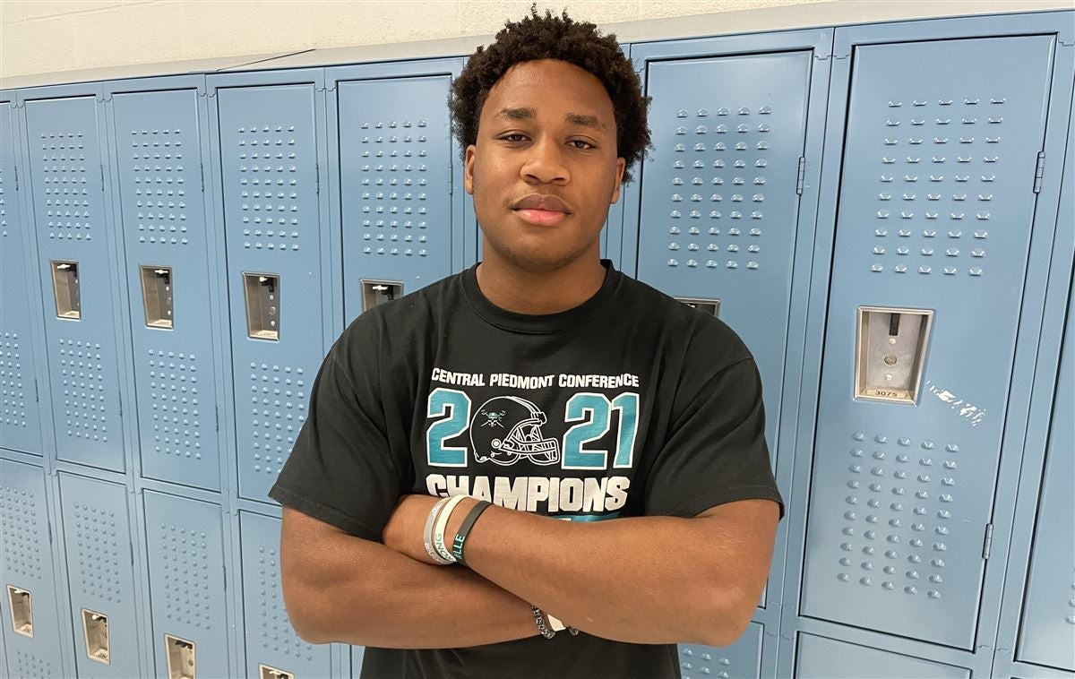 Blue Devils land three-star defensive lineman Semaj Turner over several ...