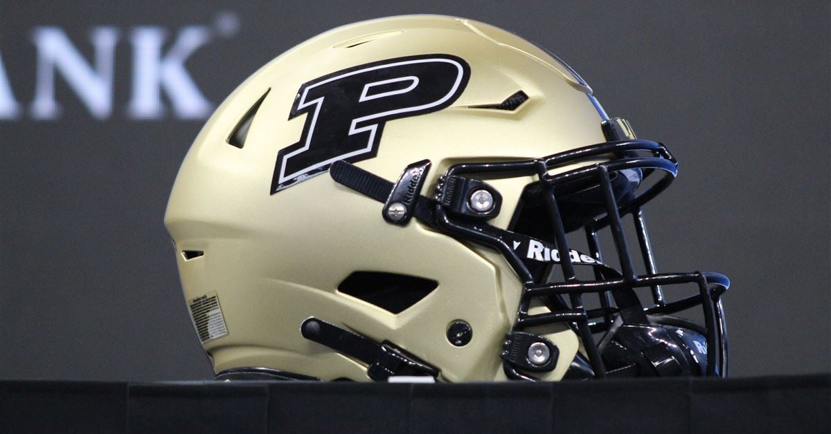 Lewis Center (Ohio) Olentangy 2026 defensive back Kaden Gebhardt enjoys ...