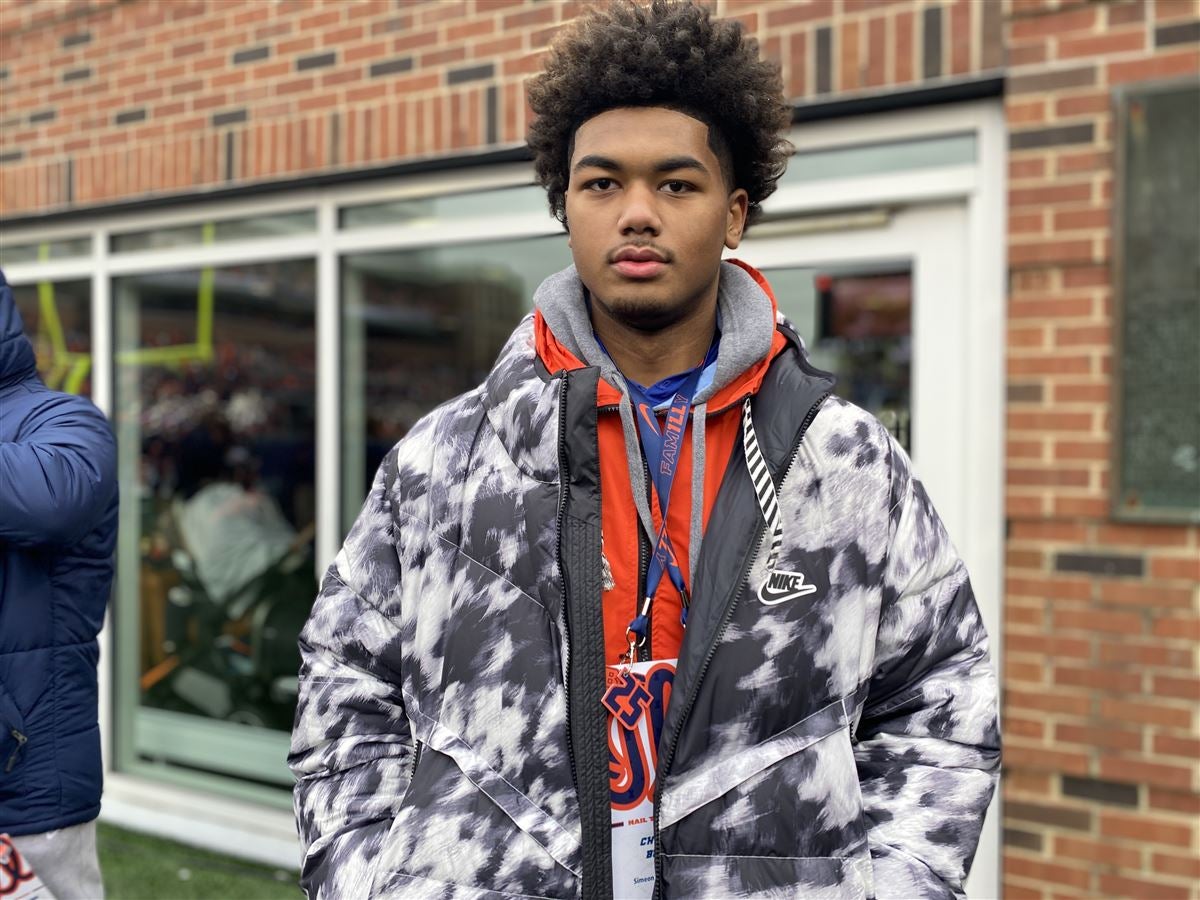 2025 Simeon EDGE Chris Burgess Jr. takes in Illini gameday: 'They show ...