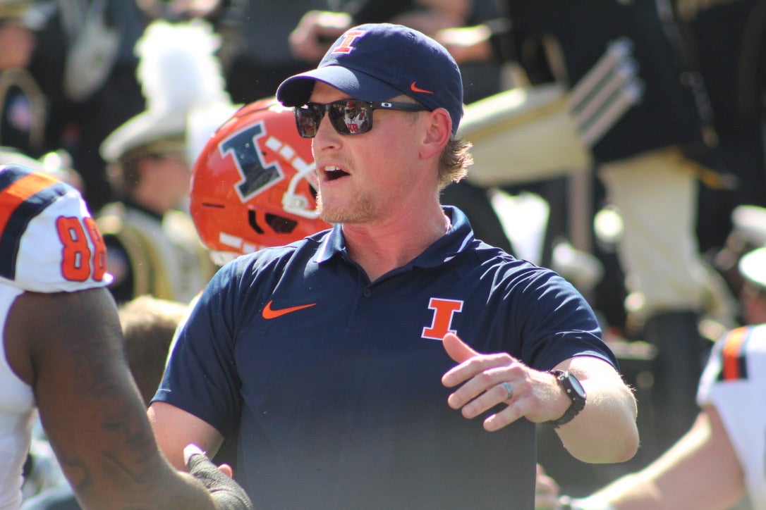 Illini OLBs coach Charlie Bullen taking NFL job