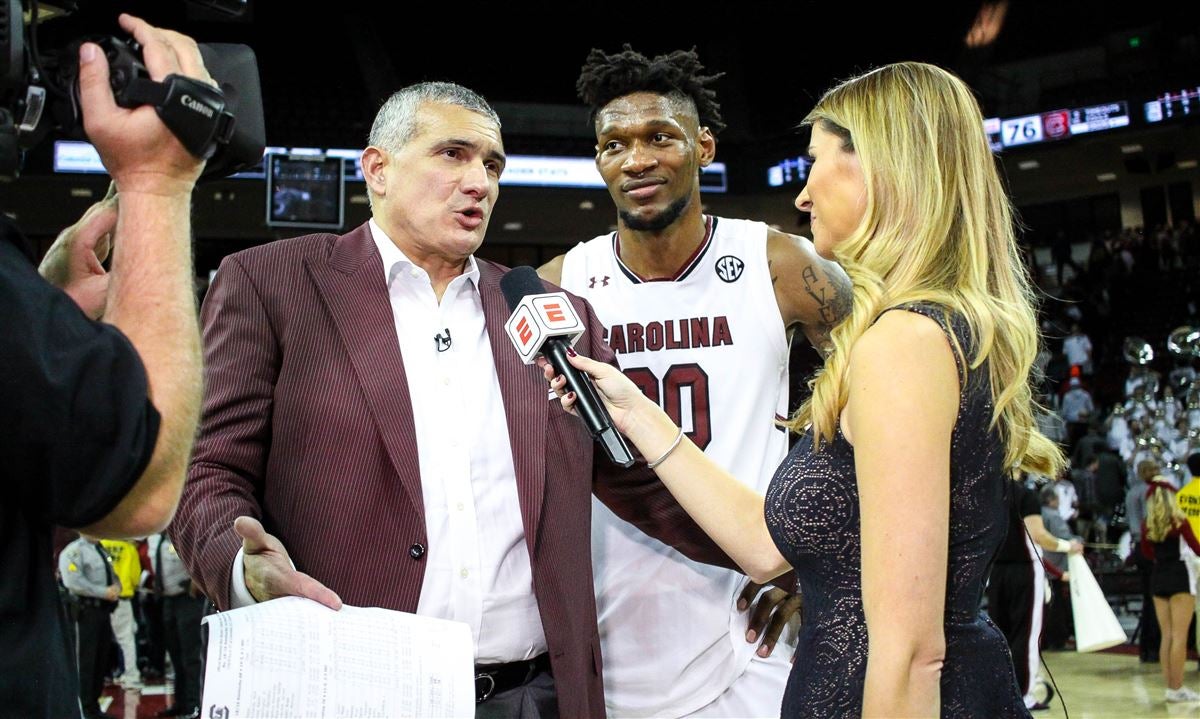 VIP Basketball: Team, recruiting scoop as practice begins