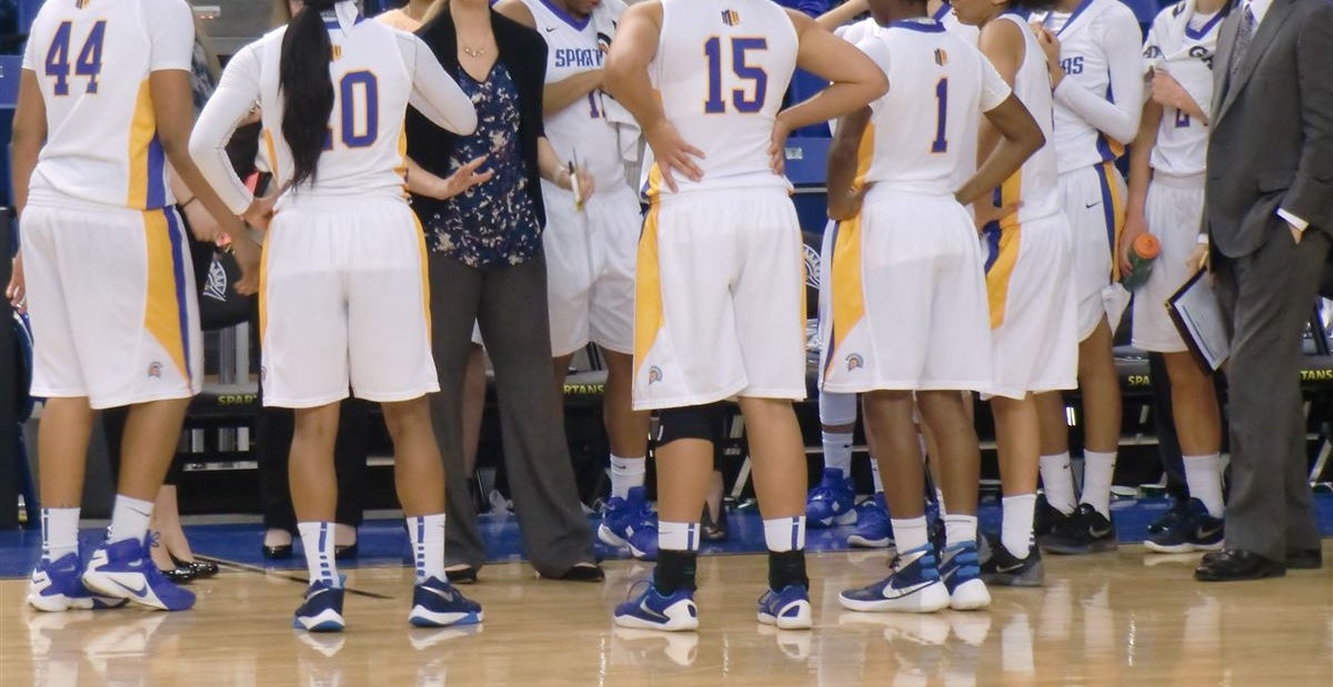 Highlights: Women's basketball rallies for 73-70 win at UCSB