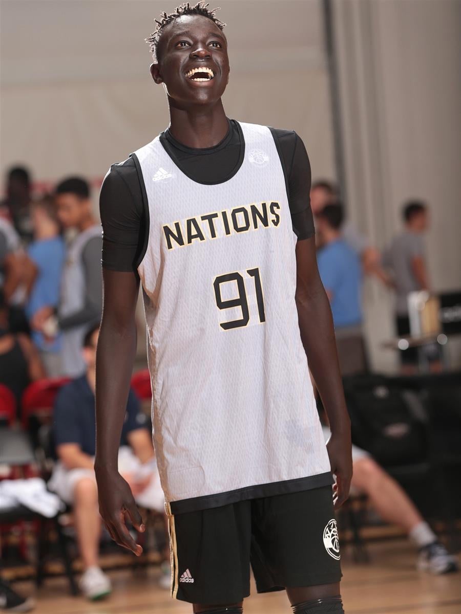 Wenyen Gabriel Profile Photos