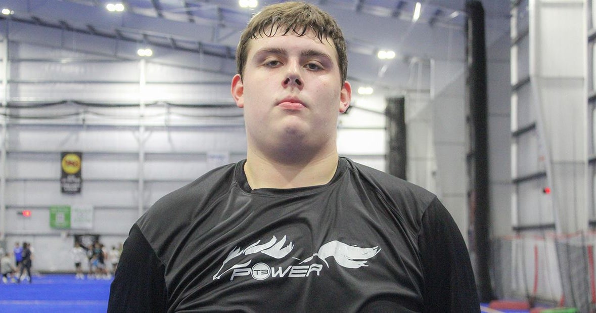 2023 OT Dominic Rivera has five offers, multiple spring visits