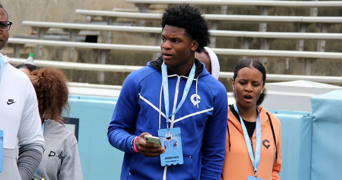 Tidewater LB Jordan Bass Connects with Staff at UNC