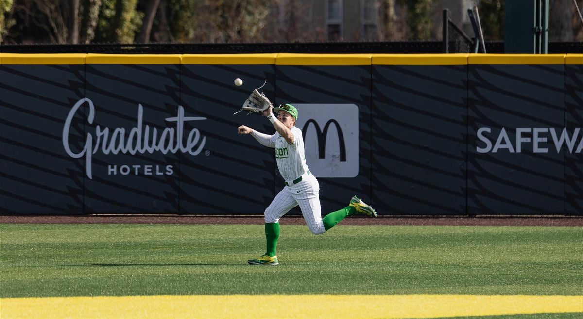 Photos: Ducks Dominate Youngstown State Behind Clarke’s Gem, Early Power