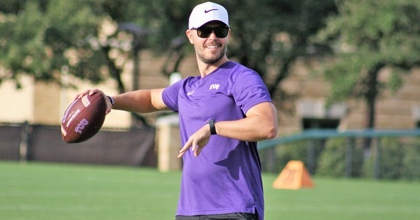 TCU offensive coordinator Garrett Riley wins 2022 Broyles Award as ...