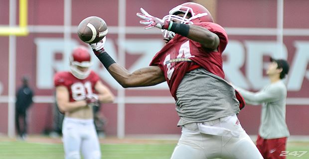 Arkansas losing pair of players to transfer including a senior