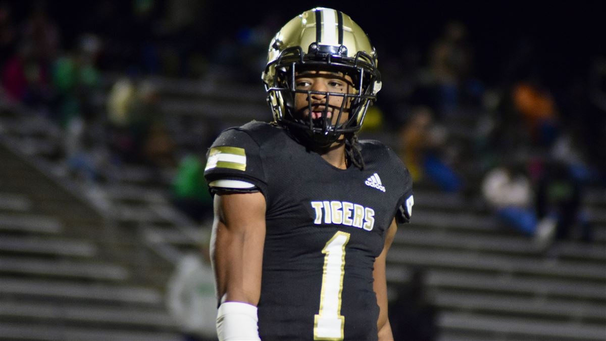 Demello Jones senior highlights of Georgia's Top 100 DB enrollee