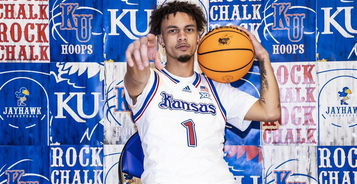 Kansas lands South Dakota State transfer Zeke Mayo