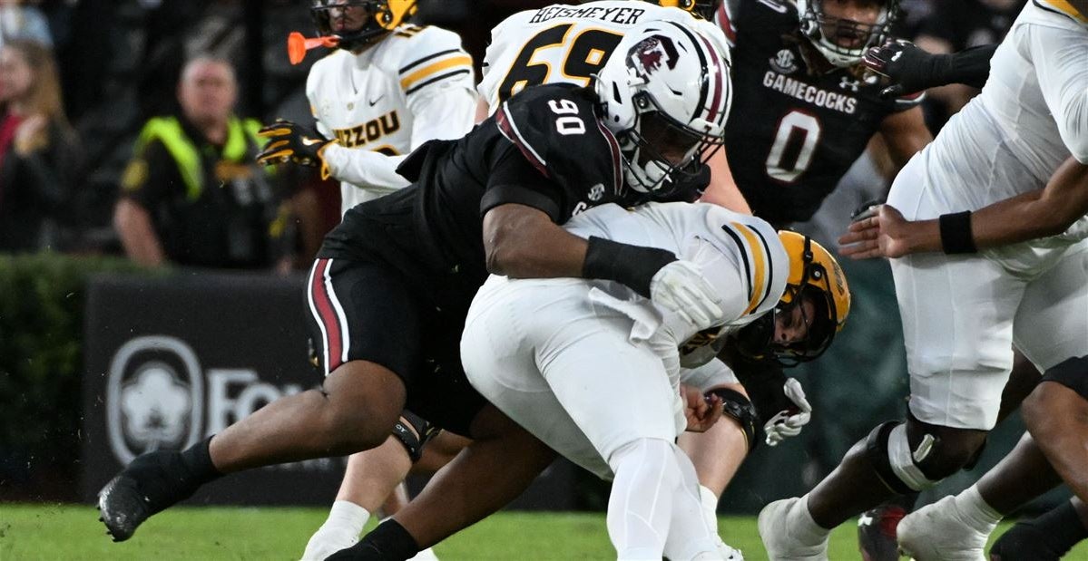 2025 NFL Mock Draft: Cam Ward, Travis Hunter, Shedeur Sanders lead CBS ...