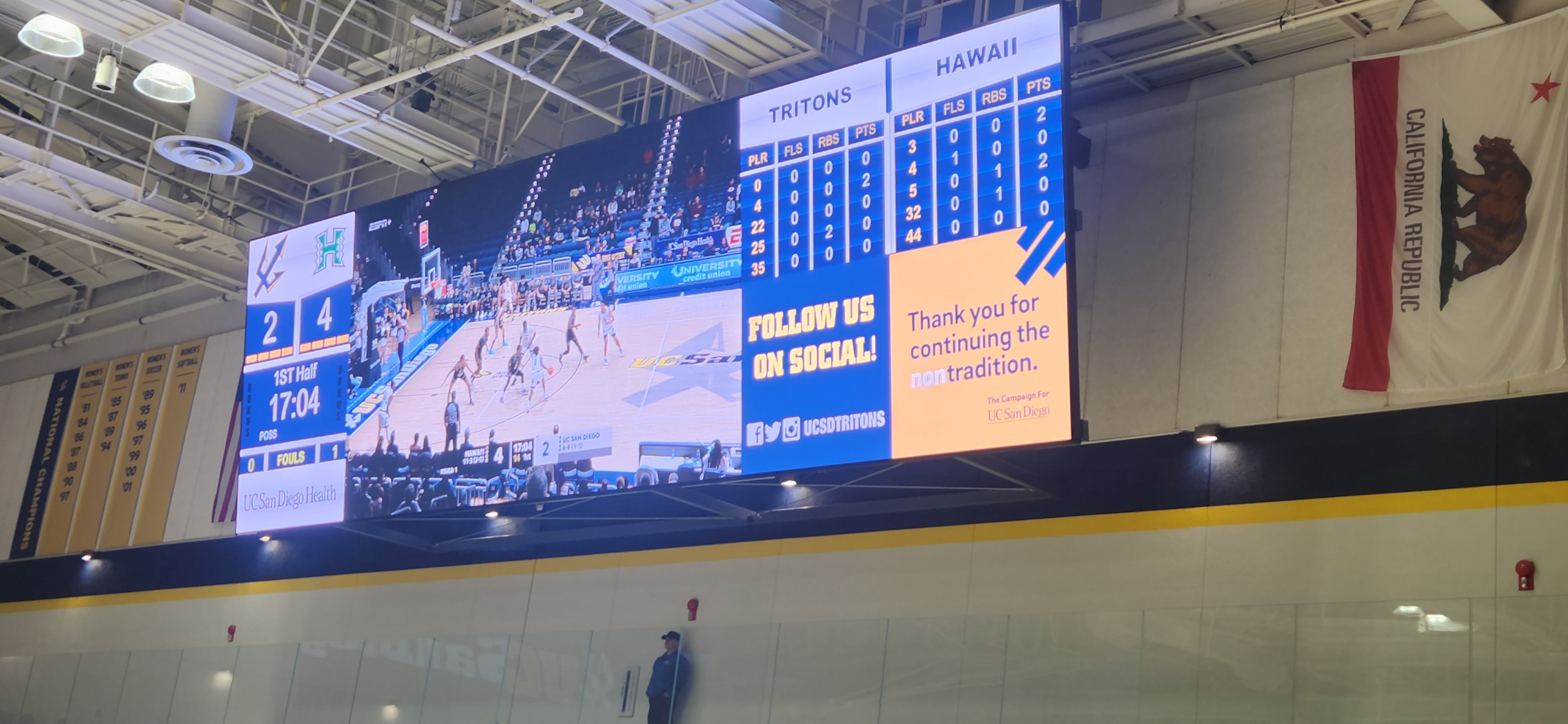Mbb at UCSD, Jan 5 / W 62-49, daSilva 20 pts