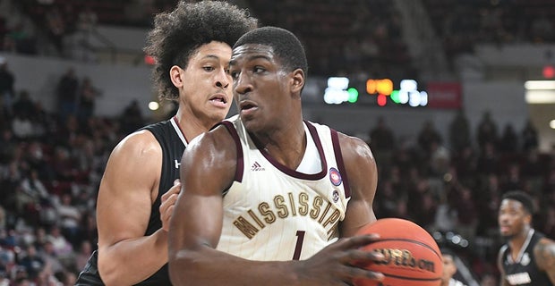 Reggie Perry Grateful to Continue Bulldog Legacy on Hardwood