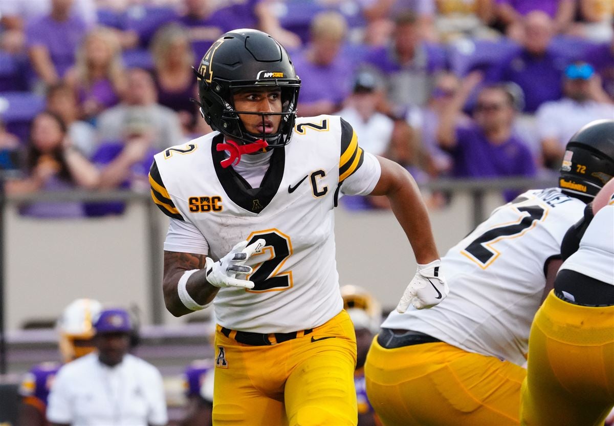 Transfer WR Kaedin Robinson Files Lawsuit to Join UCLA This Season