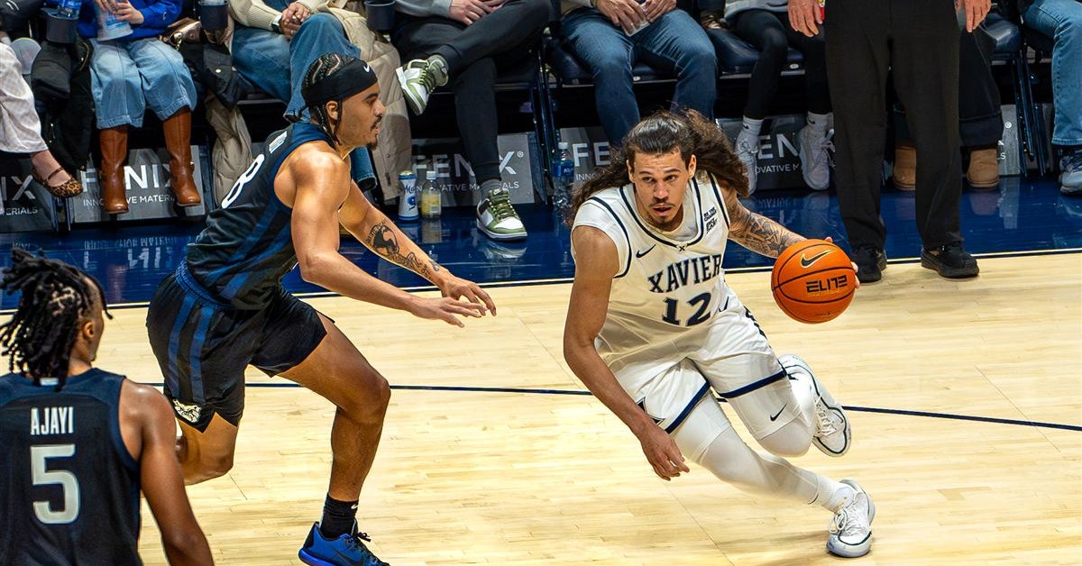 Tre Carroll's 29 points lead Xavier to 89-75 win over Butler