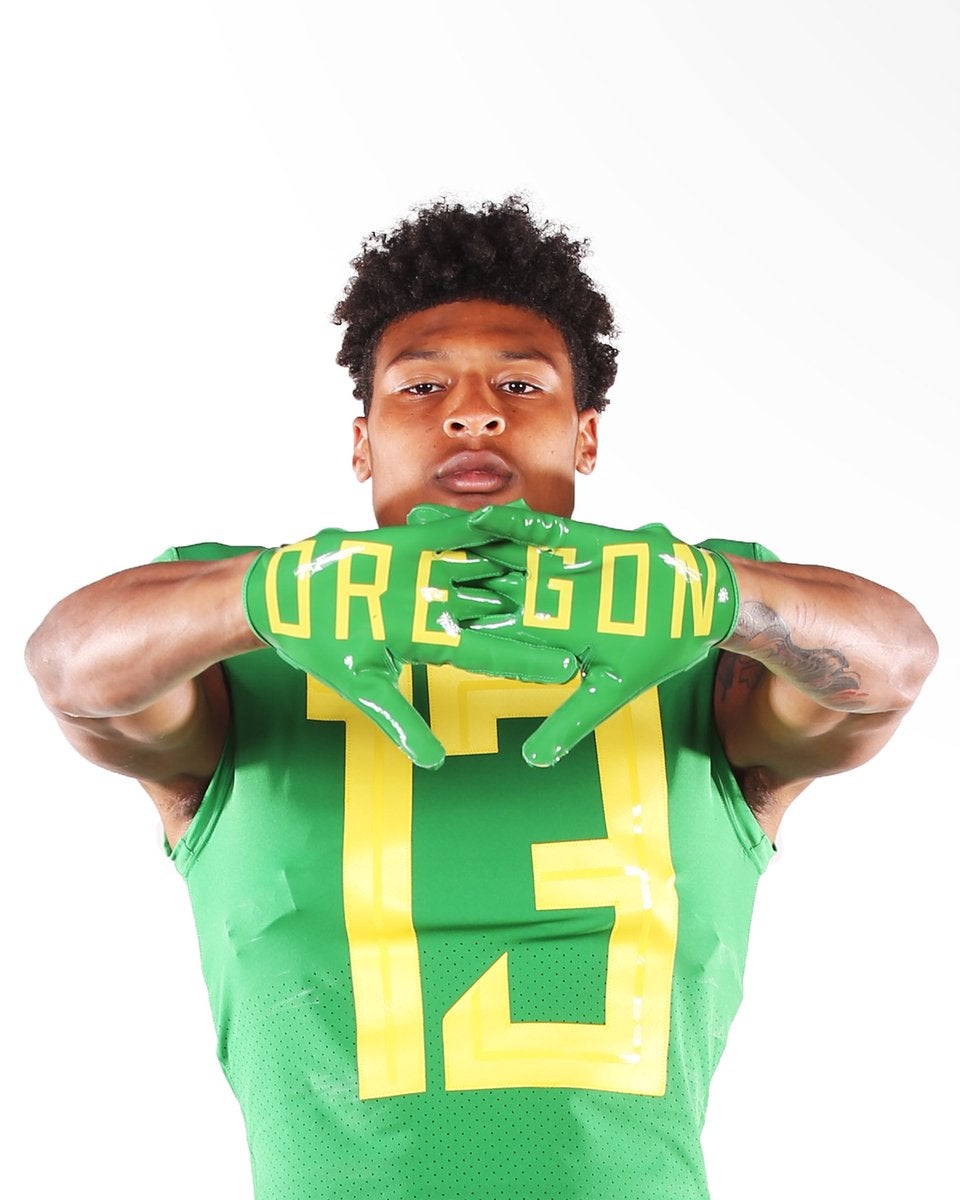 Oregon to wear Green uniforms against Stanford