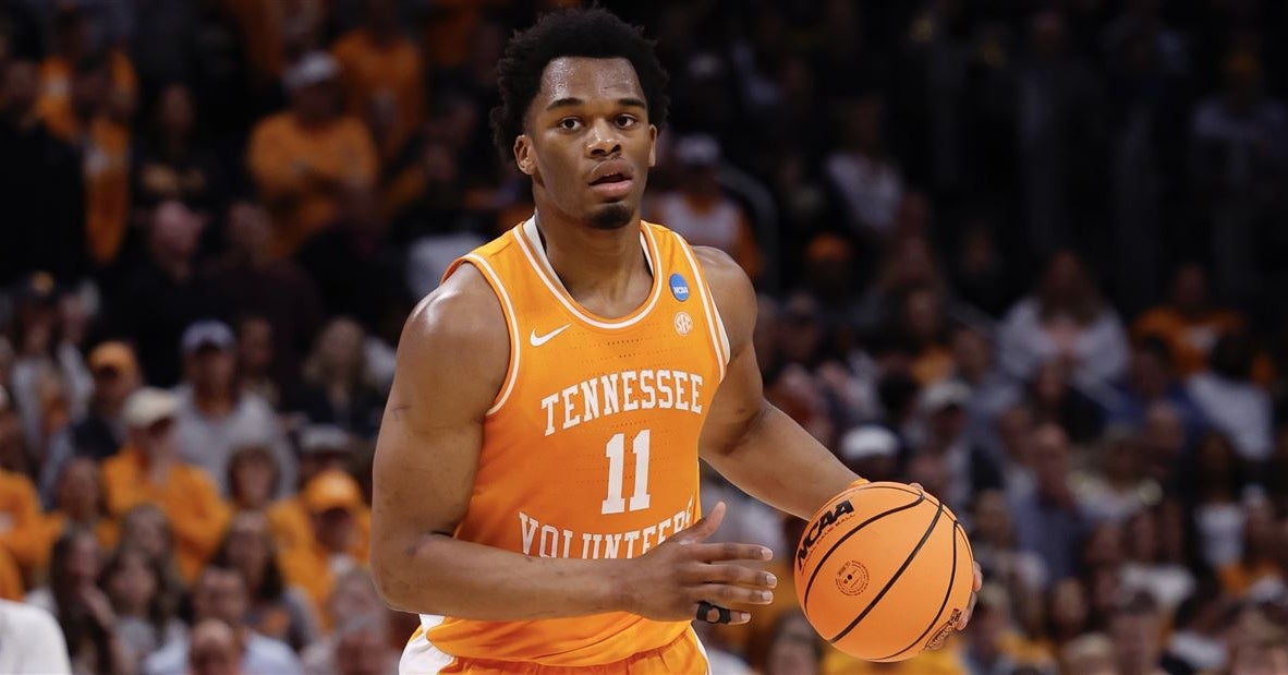 Arizona lands commitment from Tennessee transfer Tobe Awaka