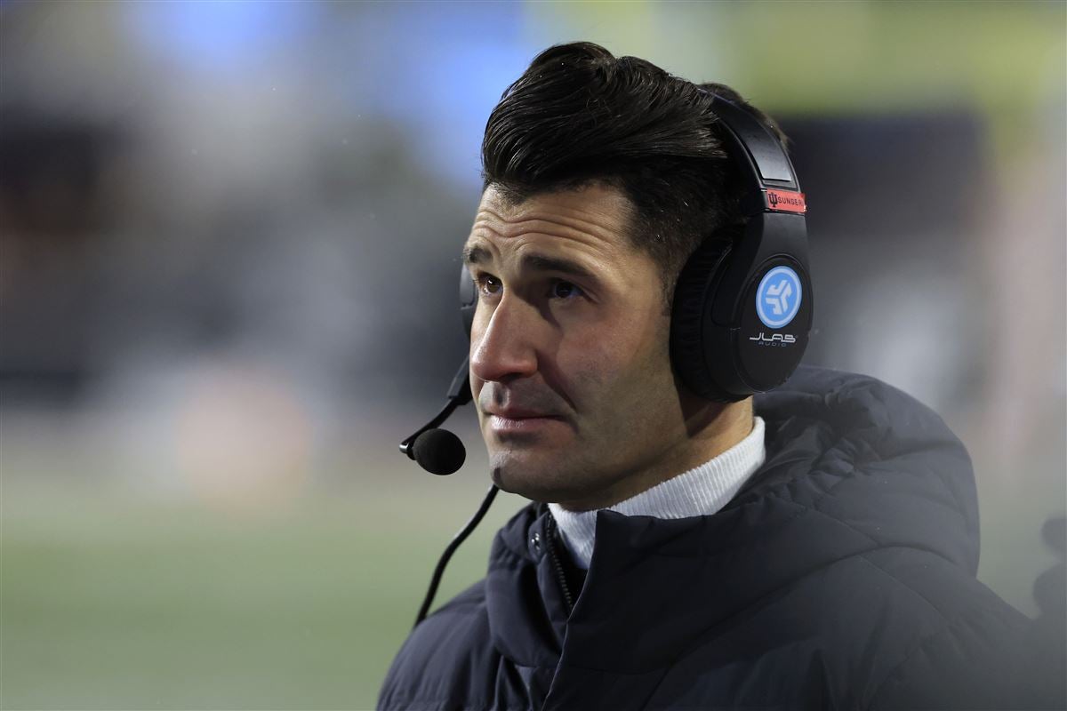 UCLA's New OC Tino Sunseri Offers High School Frosh QB
