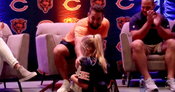 Video: Young girl sings 'Bear Down, Chicago Bears' at Bears100