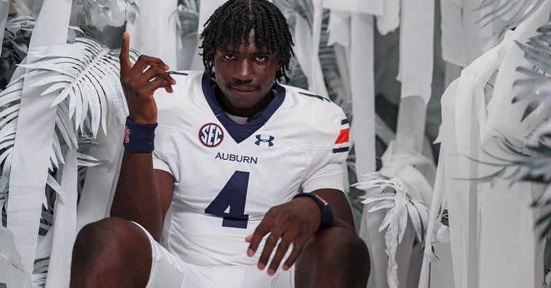 5-star edge rusher Jared Smith officially signs with Auburn