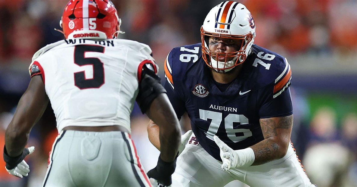 Murphy, Ellis compete for Auburn's starting center position