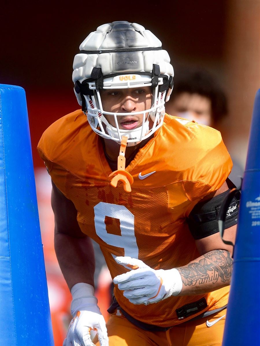 Tyler Baron expects to excel in versatile role in Tennessee's new defense