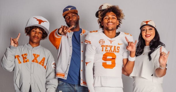Texas QB KJ Lacey wins Mr. Football Award in state of Alabama