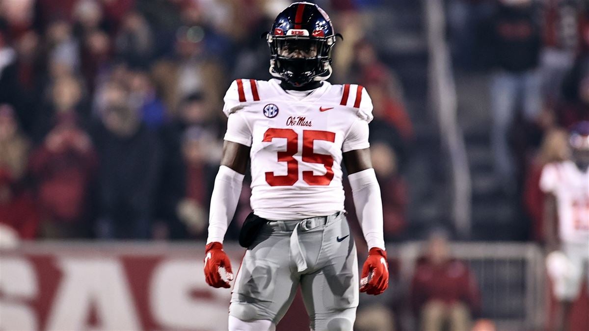 Ole Miss linebacker Reginald Hughes withdraws from transfer portal