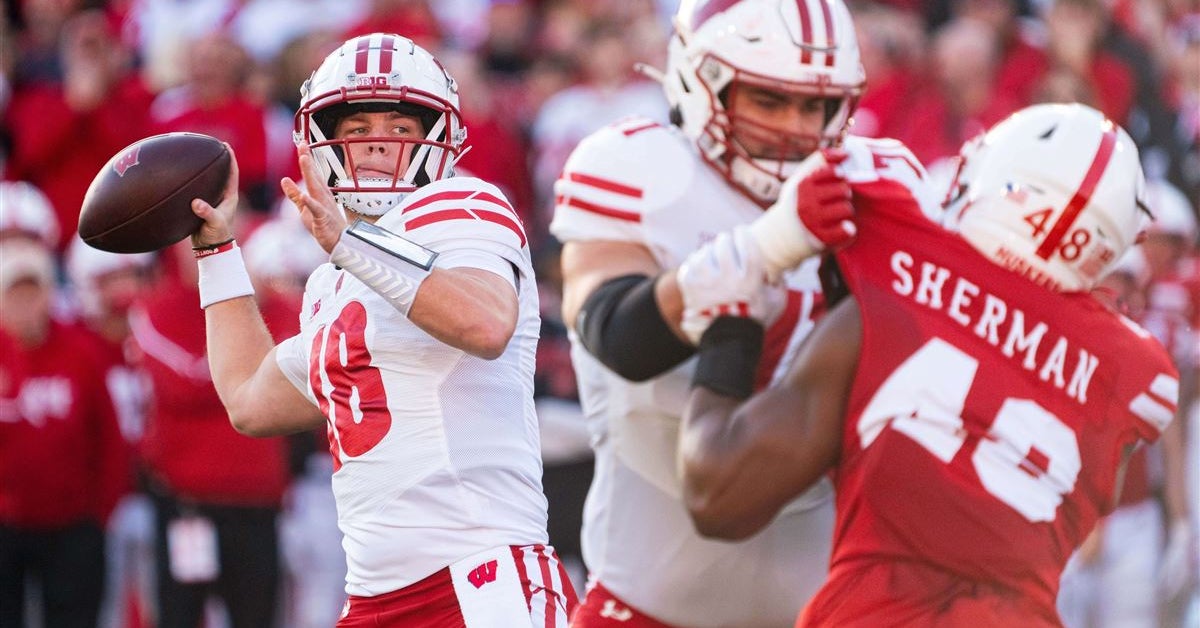 Wisconsin QB Braedyn Locke Enters the NCAA Transfer Portal