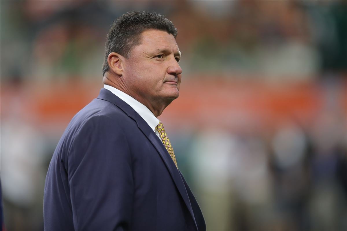 Miami football: Ed Orgeron spotted running drills at Hurricanes Legends ...