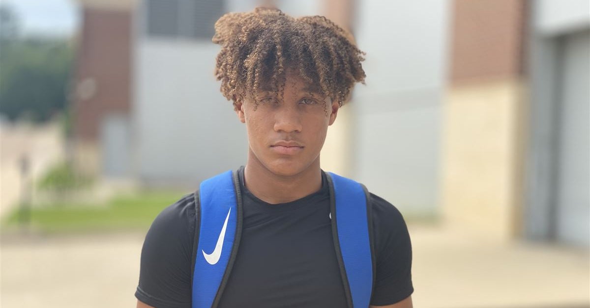 Eli Bowen connects with Ole Miss staff