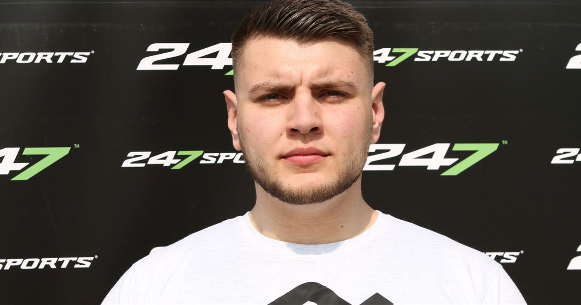 How a 300-pound soccer player from the Netherlands ended up committing ...