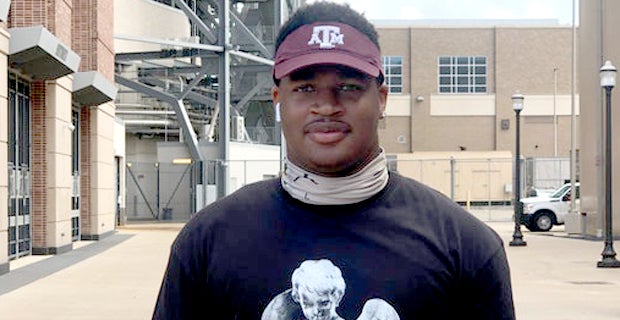 DL Caleb Mitchell building strong relationship with pair of A&M assistants