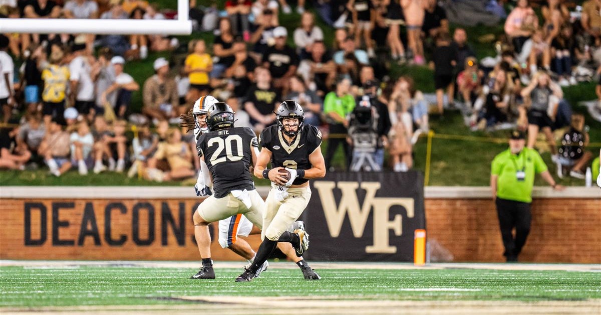 Cavalcade of errors dooms Wake Forest against Virginia 31-30