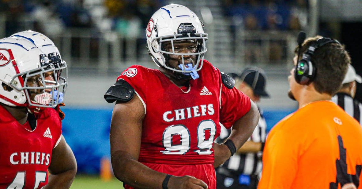 Late-Rising DT Ahmad Moten Schedules UNC Official