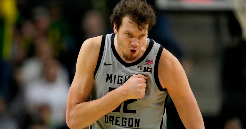 Oregon center Nate Bittle earns Big Ten Player of the Week honors