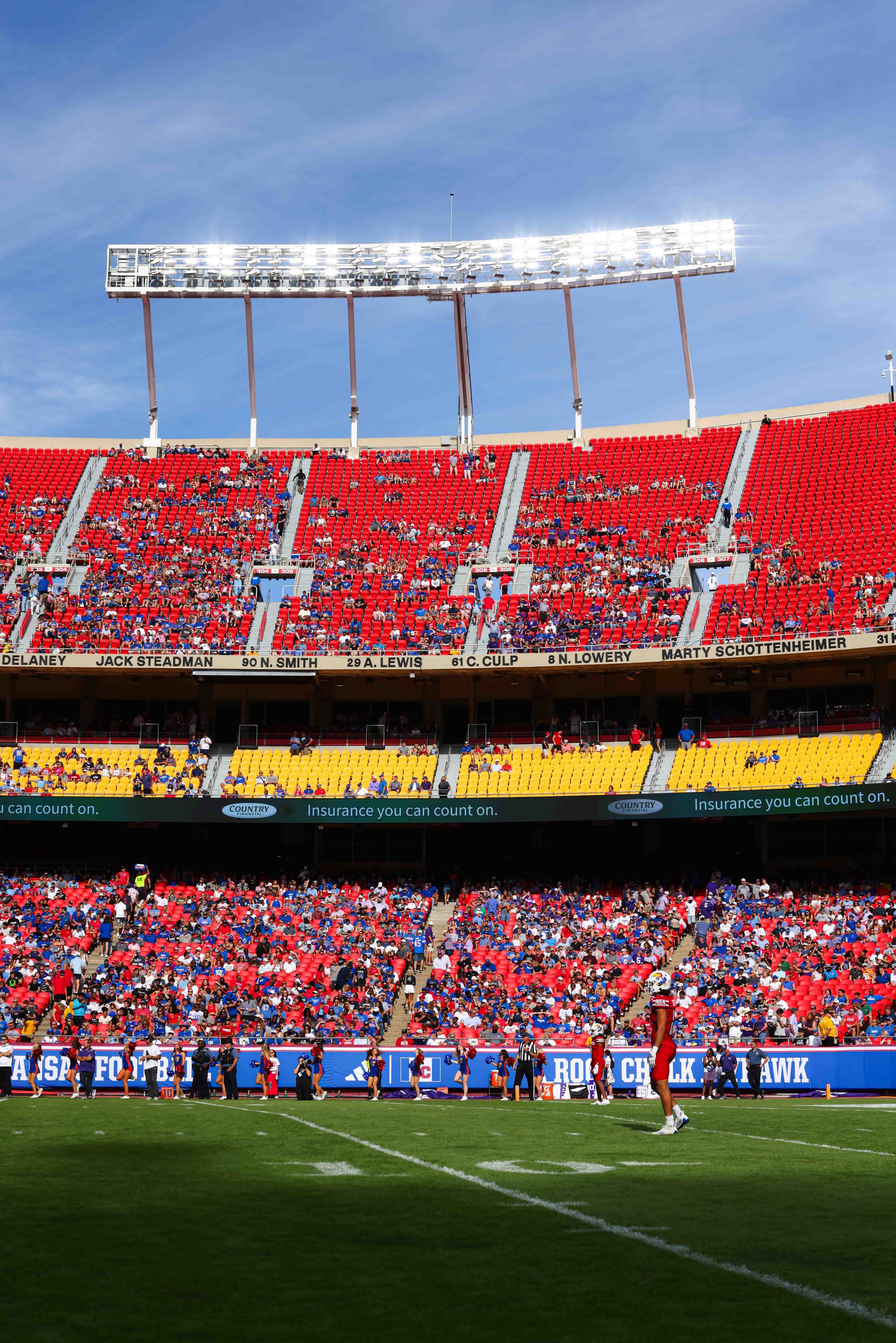 47,928, great crowd at Arrowhead!!