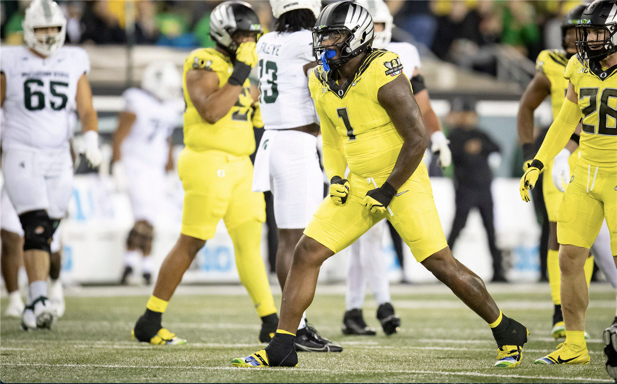 Jordan Burch listed as questionable on Oregon injury report, eight ...