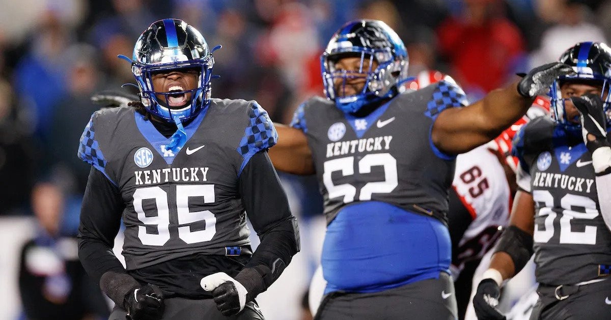 Kentucky DL Jamarius Dinkins and WR Dekel Crowdus to enter transfer portal