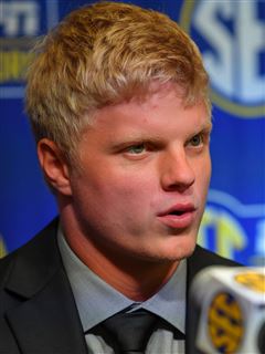 Bigger Eli Wolf hoping to make bigger impact at Tennessee