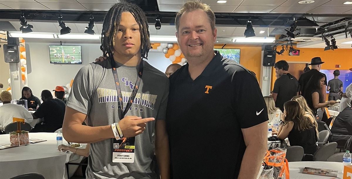Four-star WR receives visit from Heupel, planning to see Vols again