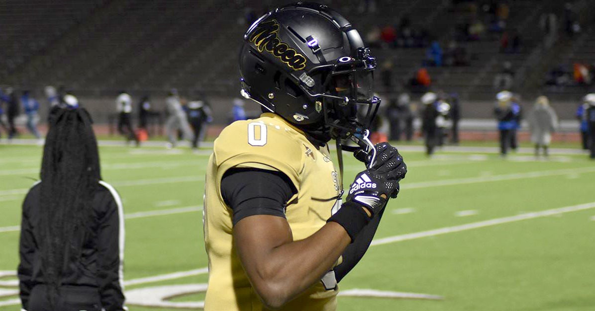 WATCH: Highlights from A&M pledge Jayvon Thomas, key target Terry Bussey